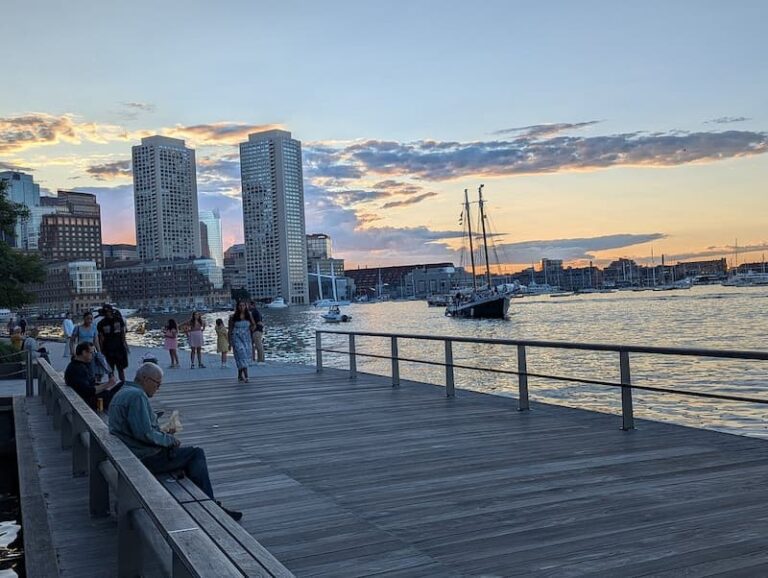 12 AMAZING Things to Do in Boston at Night (From a True Local!)