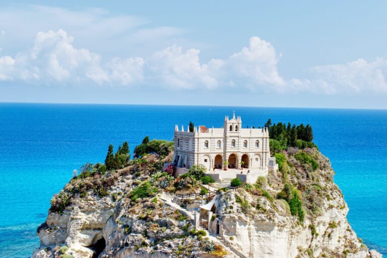 12 Must-See Destinations in Calabria (Italy) in 2025