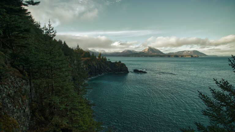 The 12 Best Places to Live in Alaska for an Incredible Lifestyle