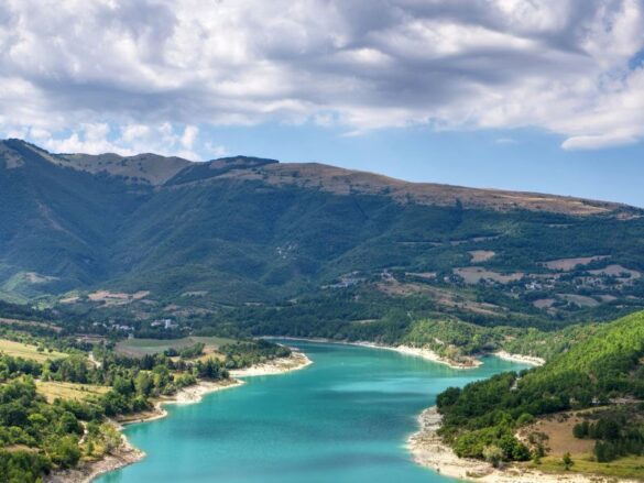 11 Absolutely Breathtaking Places to Visit in Marche, Italy - Global ...