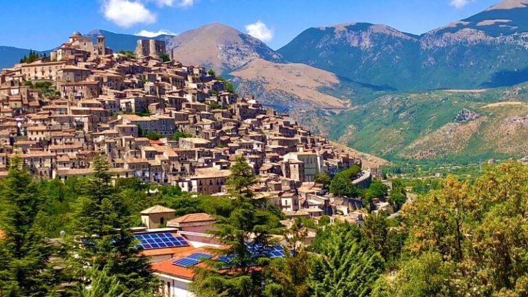 The 12 Prettiest Places in Basilicata, Italy to Visit - Global Viewpoint