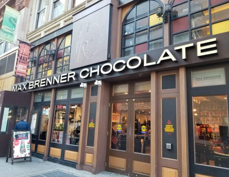 22 NYC Restaurants That Even Jaded New Yorkers Haven't All Tried