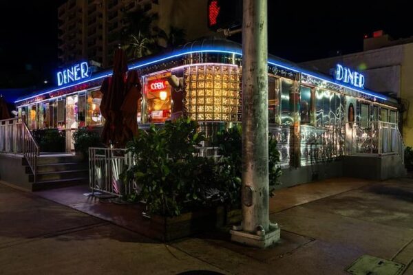 12 EPIC Miami Night Spots That Will Blow Your Mind