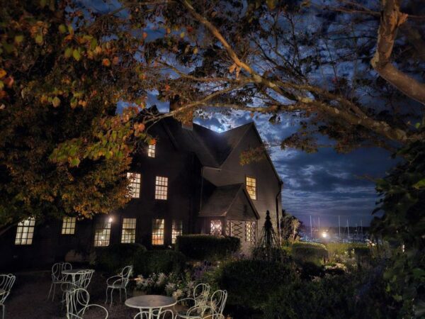 21 SPOOKY Things to Do in Salem at Night (Not Just Ghost Tours!)