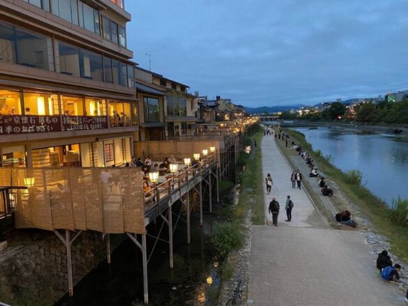 12 AMAZING Things to Do in Kyoto at Night (A Local's Guide)