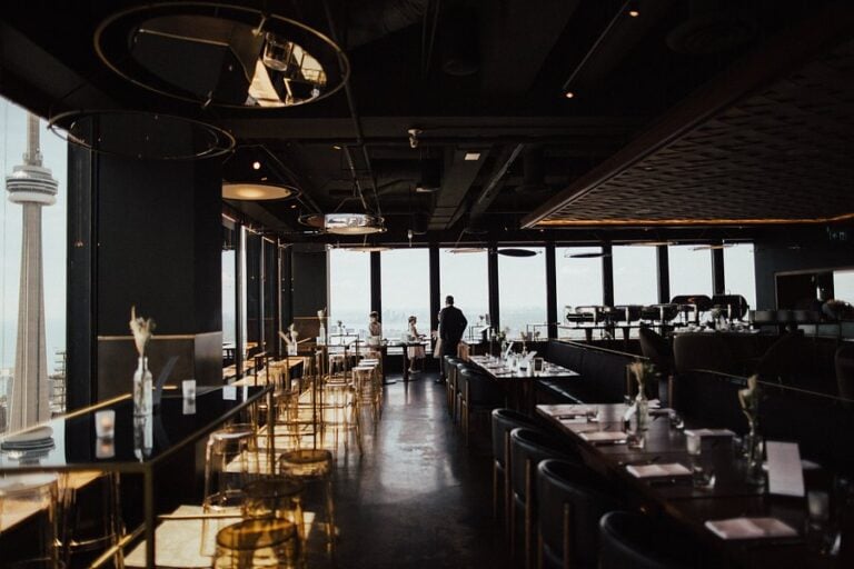 27 Cool Toronto Restaurants That Prove Canada's Food Scene Is Elite ...