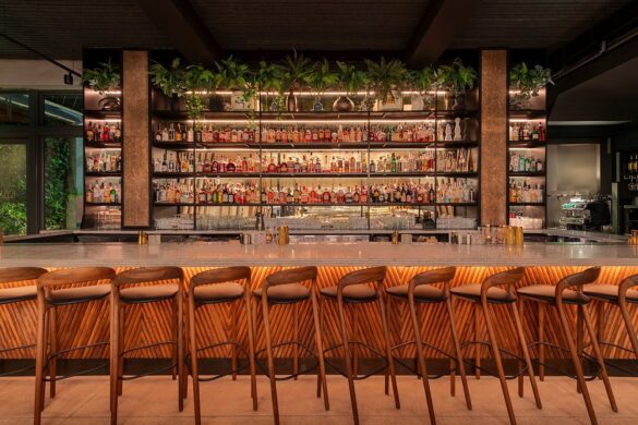 20 Fun & Unique Restaurants In Miami You Gotta Try in 2025