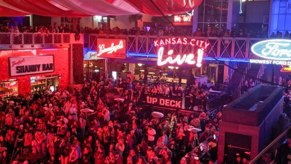 23 Things to Do in Kansas City at Night (BBQ & Blues After Dark!)