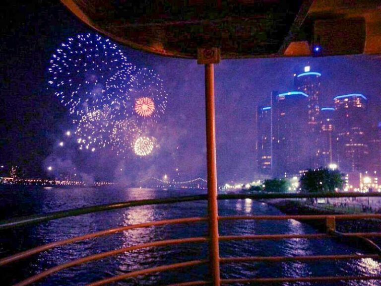 12 EPIC Things to Do in Detroit at Night (Ultimate 2025 Guide)
