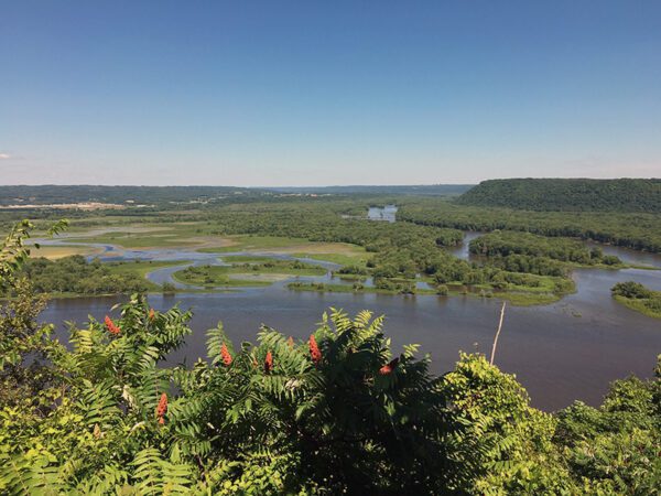 12 Jaw-Dropping Places in Iowa You Won’t Believe Exist