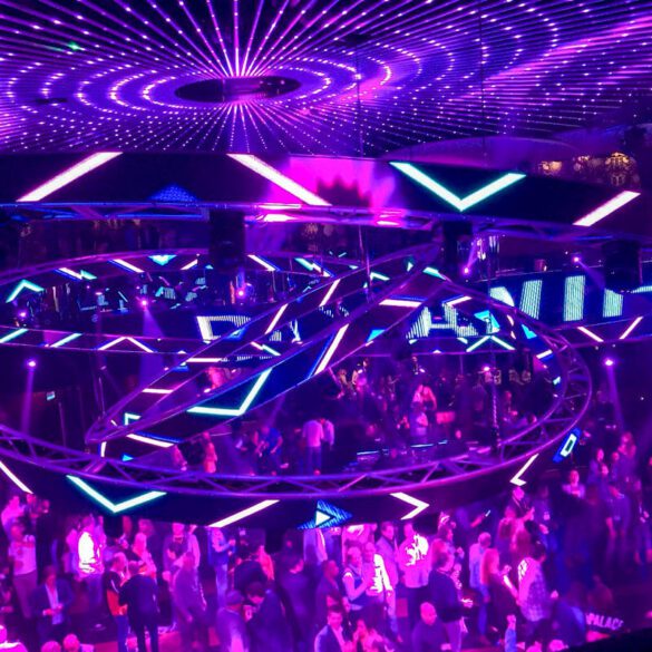 12 BEST Things to Do in Toronto At Night (Epic Views Included!)