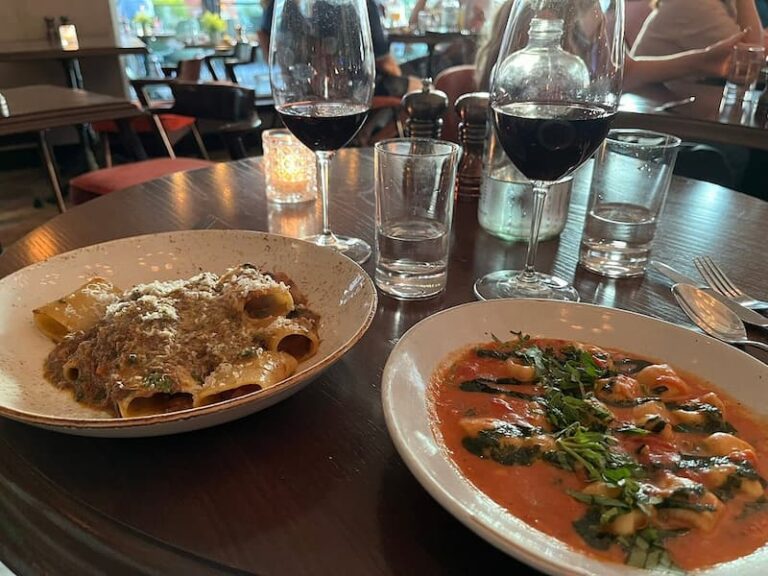 28 Fun & Unique Restaurants on the North Shore