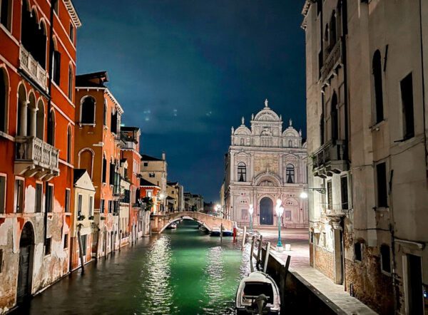 12 Epic Things to Do in Venice at Night (2025)
