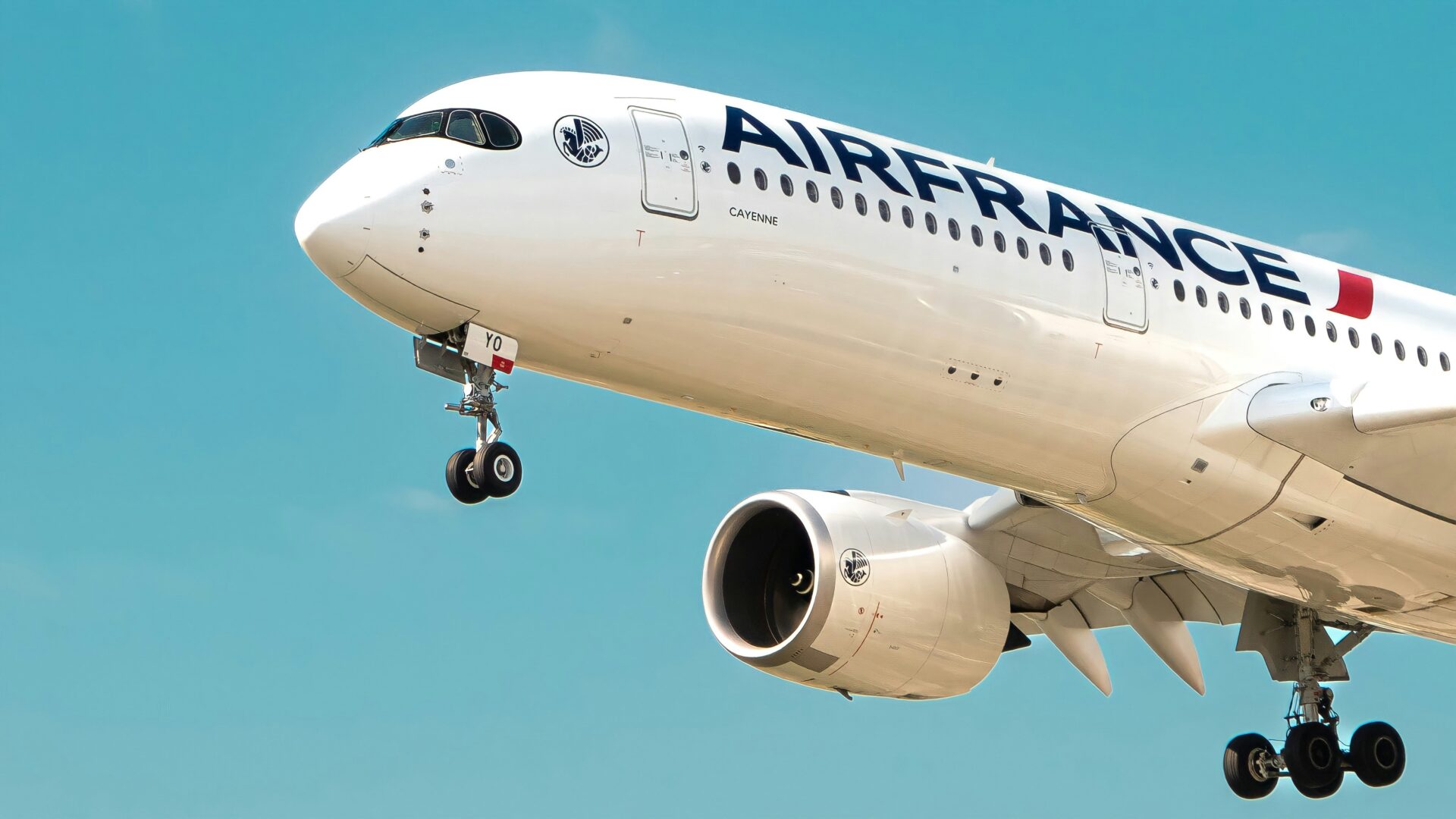Top 10 Airlines for the Best Flights to France This Year - Global Viewpoint