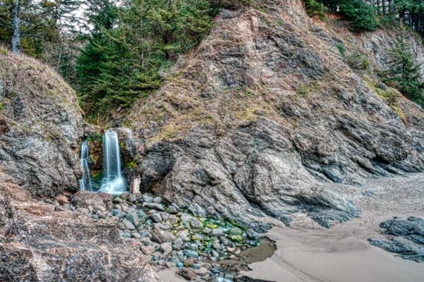 12 Awesome Destinations to Call Home on the Oregon Coast in 2025