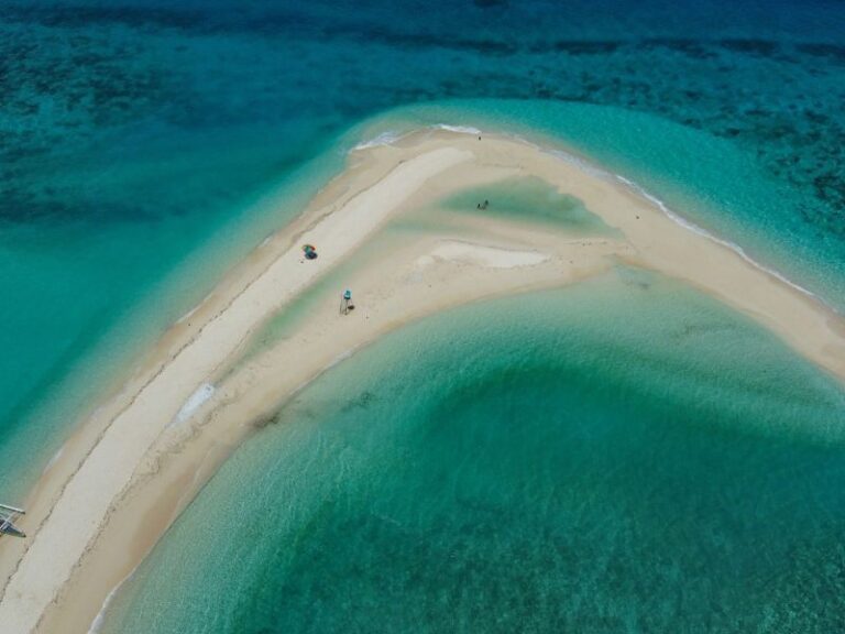 13 BEAUTIFUL Islands in the Philippines That Feel Like Paradise ...