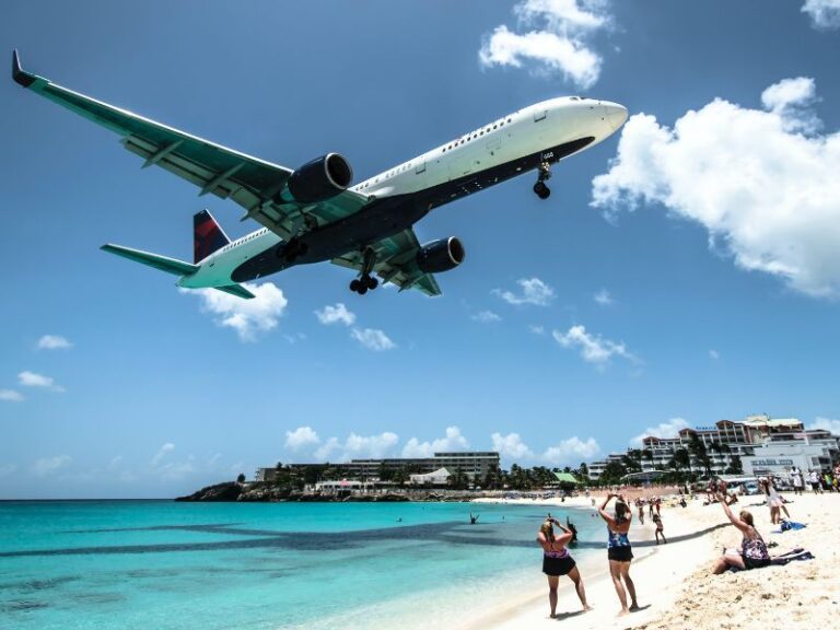 Top 10 Airlines for the Best Flights to France This Year - Global Viewpoint