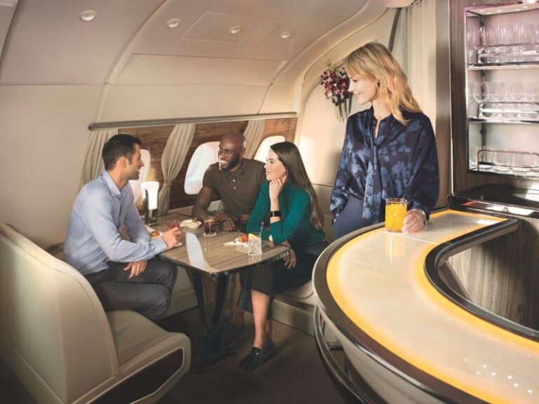 Emirates Business Class in 2025: Benefits, Seats, and Booking Tips
