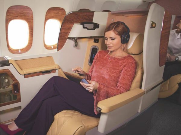 Emirates Business Class in 2025: Benefits, Seats, and Booking Tips