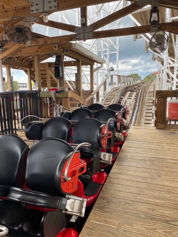 13 Picture-Perfect Amusement Parks in the Southeast US That Will Blow ...