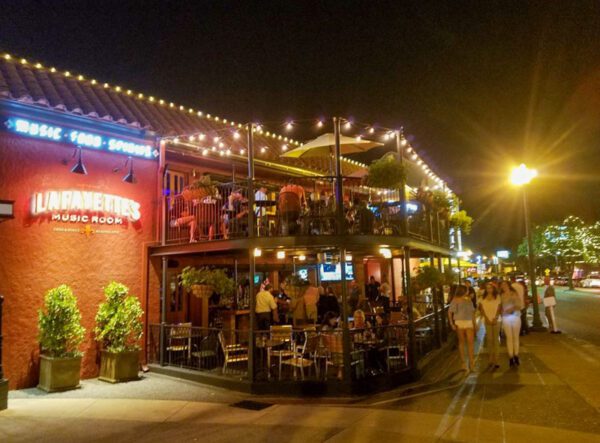 12 LEGENDARY Things to Do in Memphis at Night (Blues & BBQ!)