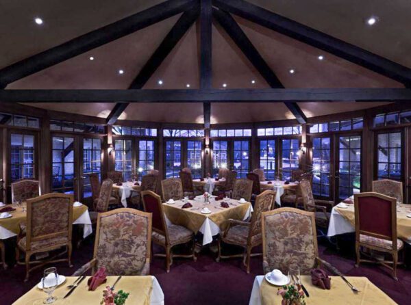 22 Unique Restaurants in the Chicago Suburbs: Extraordinary Places to ...