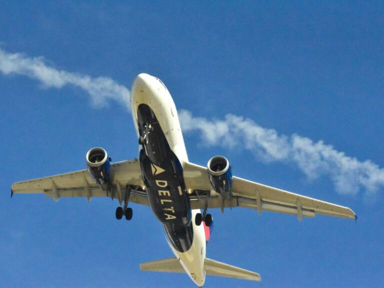 10 Best Airlines for Smooth & Budget-Friendly Flights to Ireland ...
