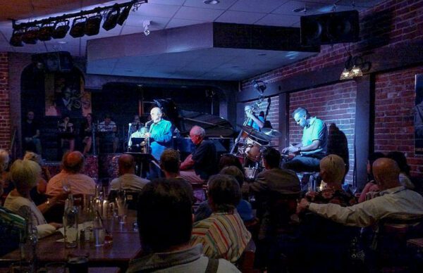 15 Epic Things to Do in Victoria, BC at Night (Wait Till You See #6!)