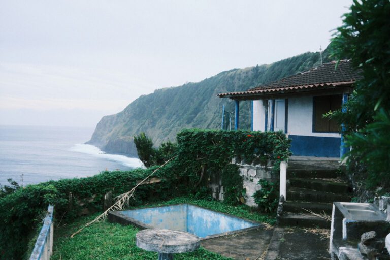 Top 10 Airlines Offering the Best Flights to Azores in 2026