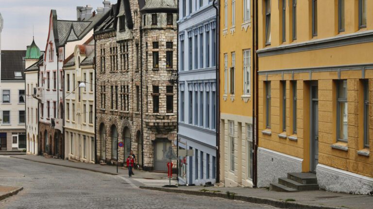 12 Must-See Ålesund, Norway Attractions & Unique Activities: From ...