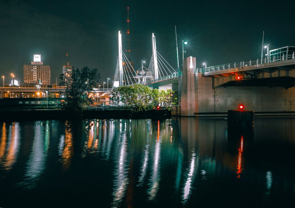 12 INSANE Things to Do in Milwaukee at Night (Don't Sleep on #7!)