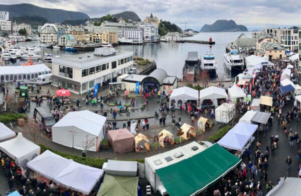 12 Must-See Ålesund, Norway Attractions & Unique Activities: From ...