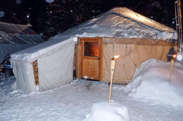 19 Best Restaurants in Montana (Yurts, Boxcars, and Log Cabins)