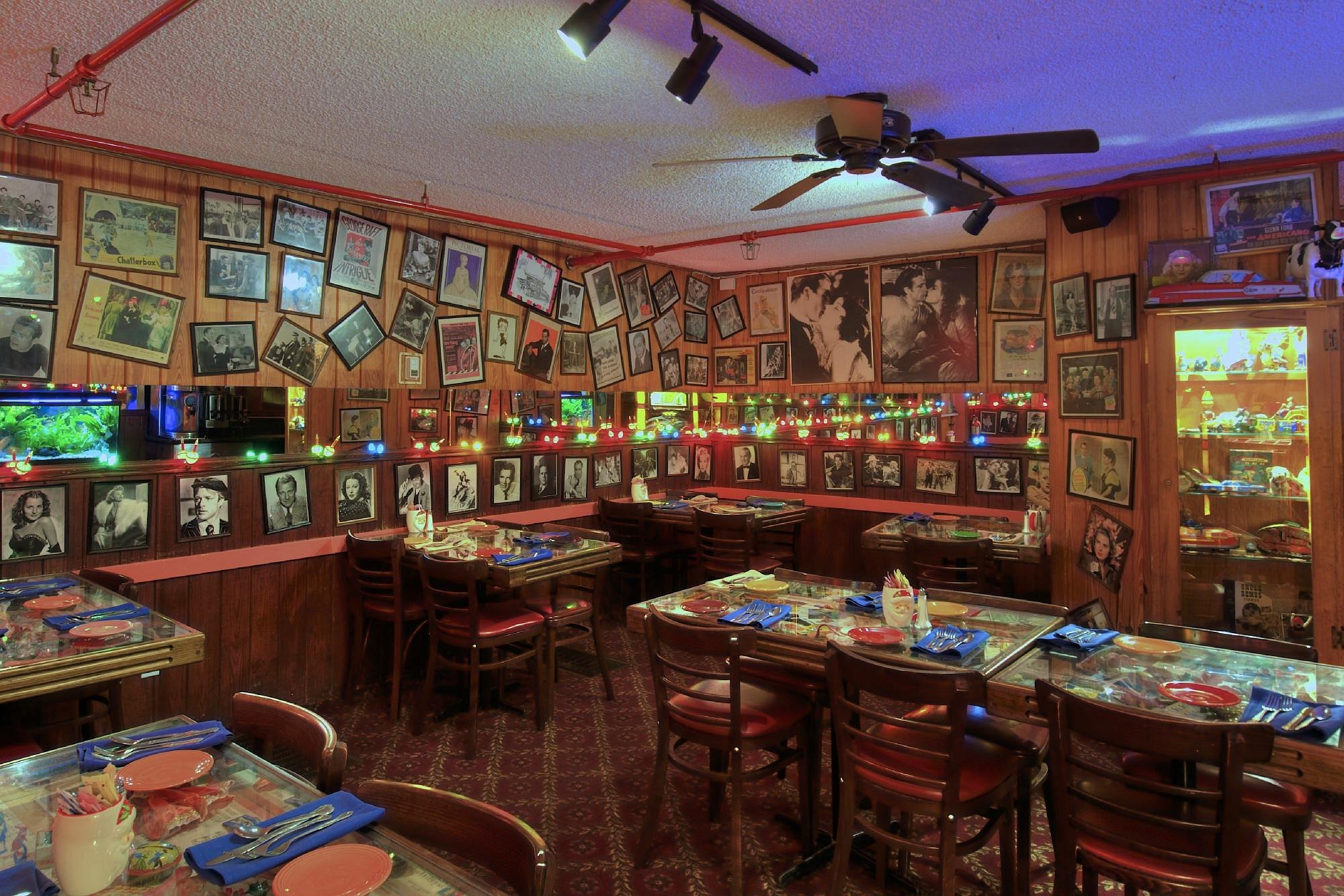 12 Unique Restaurants in Florida: Coolest Places to Eat You Shouldn’t Miss