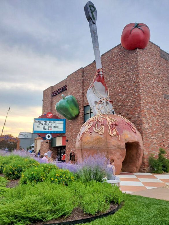 20 of Missouri's Quirkiest Restaurants the Show-Me State Has to Offer