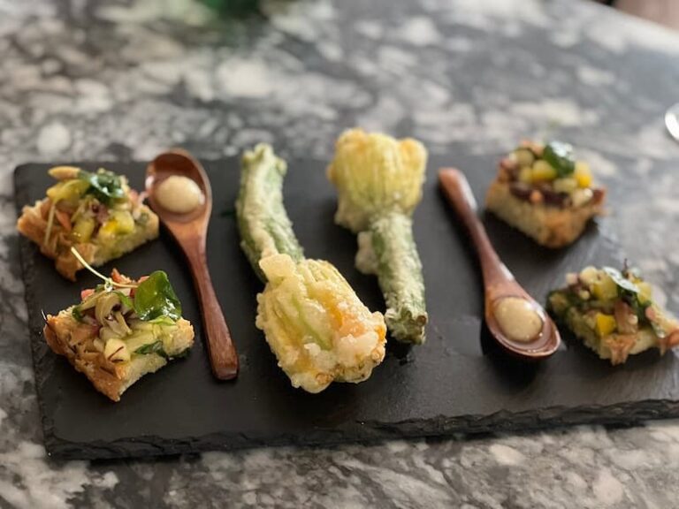 17 Must-Try Restaurants in Nottingham, England (Caves + Medieval Pubs)