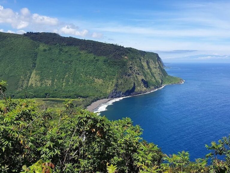 12 Stunning Hidden Gems in Hawaii That Will Leave You Speechless