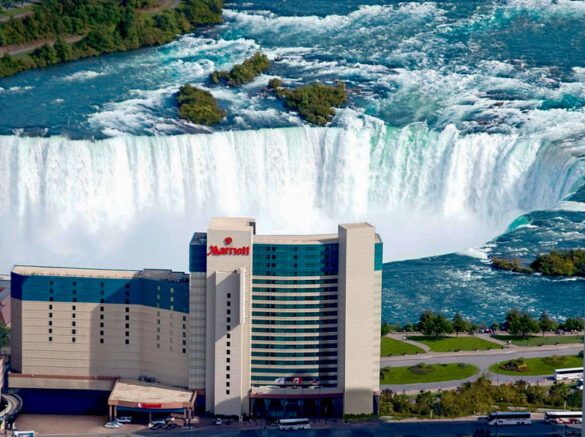 10 Hotels with AMAZING Views of Niagara Falls
