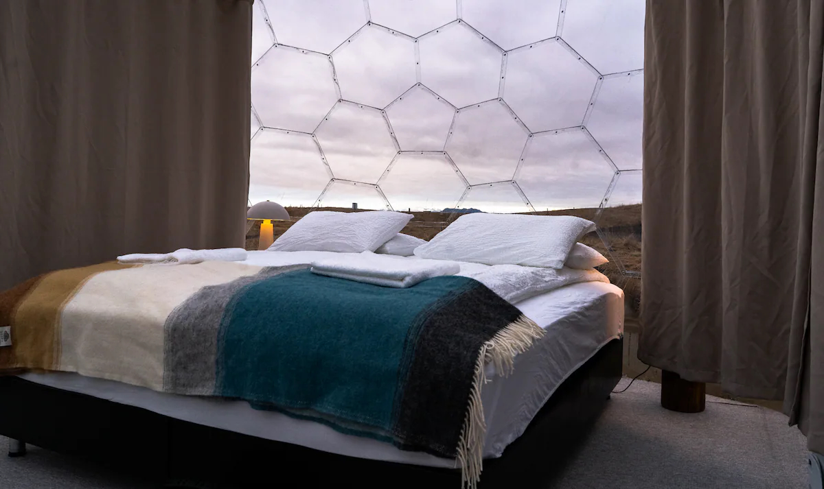 13 Beautiful Northern Lights Airbnbs in 2025: Igloos, Glass Houses ...