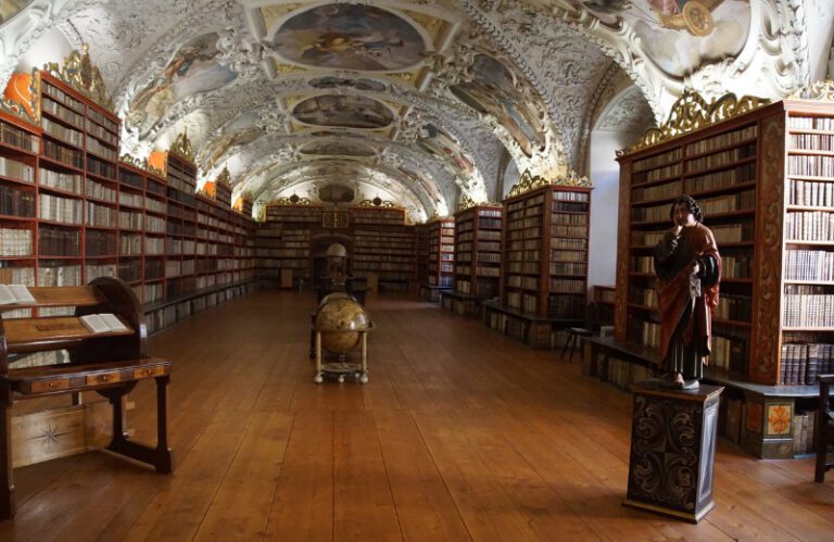 15 Most Beautiful Libraries in the World (Book-Lover Bucket List)